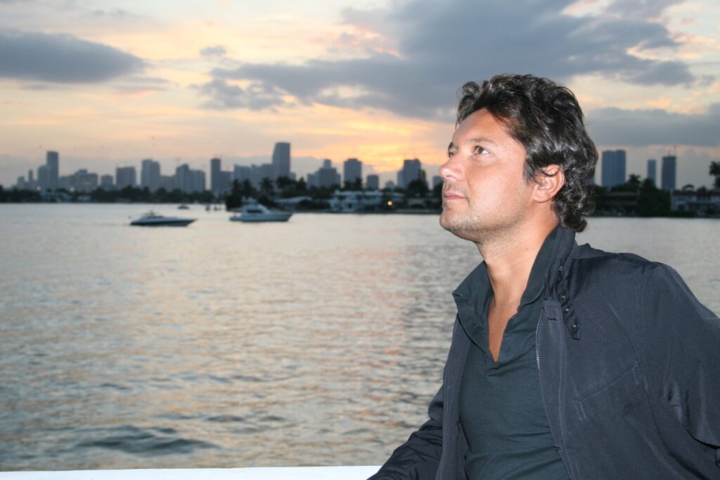 Photographer Alessandro Sarno Collaborates With HistoryMiami Museum to ...