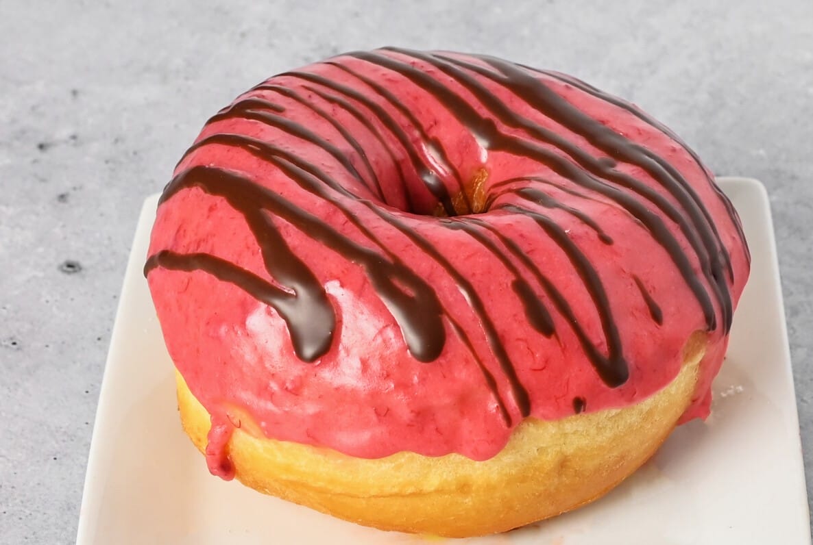 Pink Love Donuts & More in Miami Beach Offering New Pink Burgers and ...