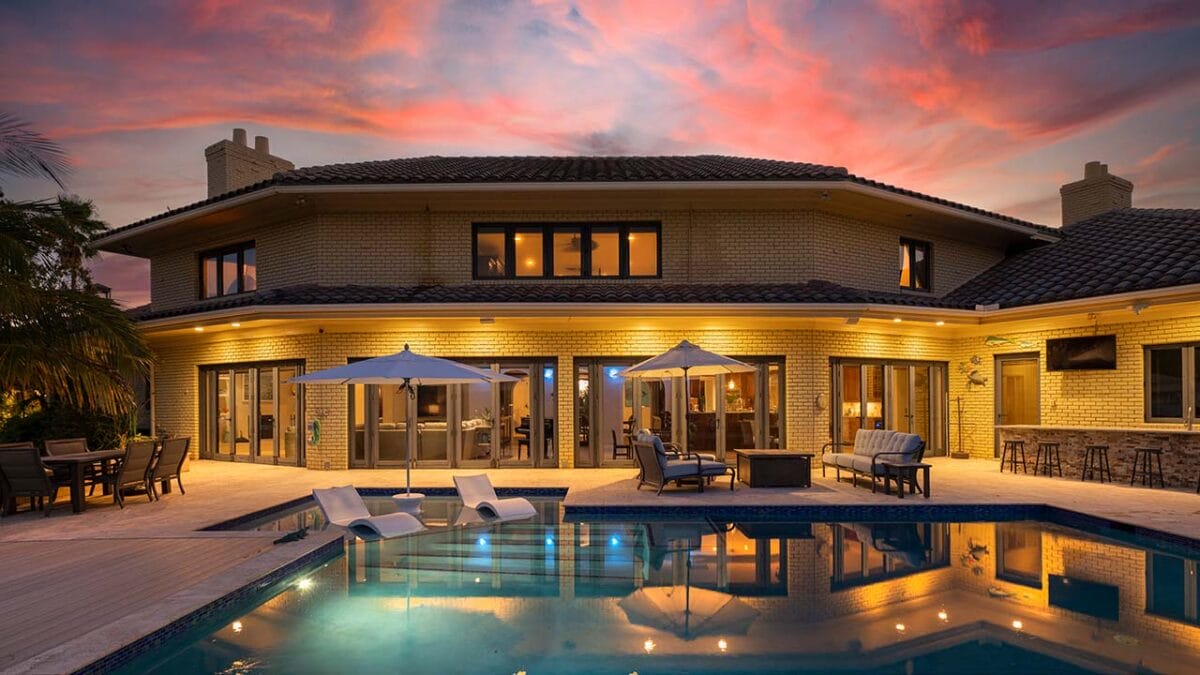 Quintessential Living: Bay Colony Estate | Lifestyle Media Group